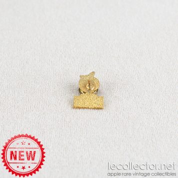 Microsoft makes the Macintosh go round lapel pin
